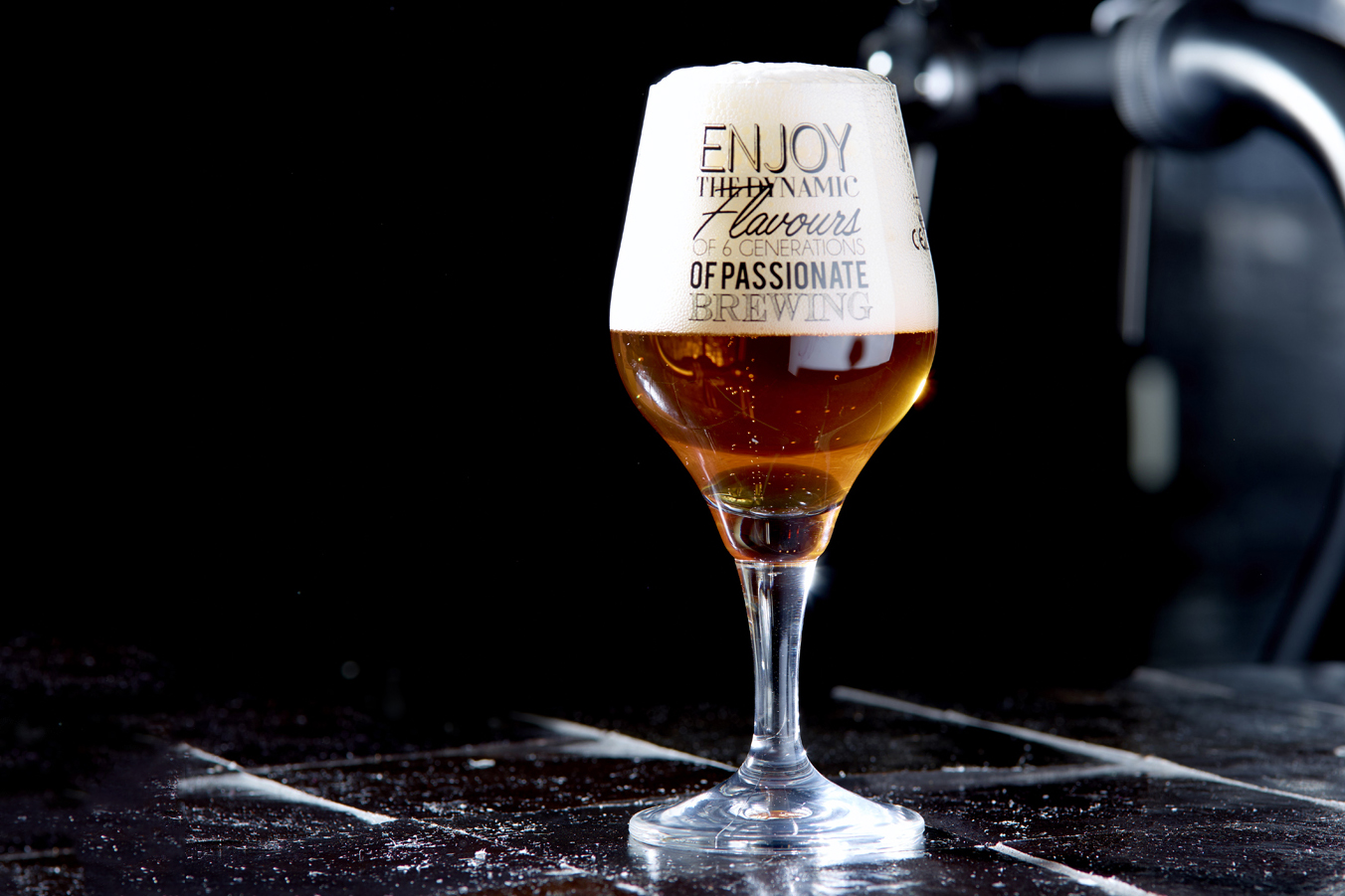 The Van Steenberge Brewery introduces unique tasting glass - BeerPlanet.net